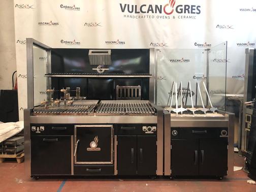 Model 572. Professional grills and barbecues by Vulcano Gres