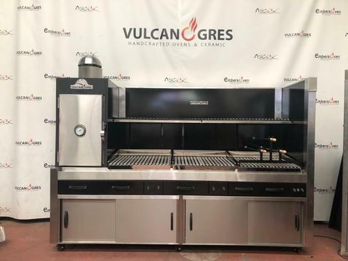 Model 504. Professional grills and barbecues by Vulcano Gres